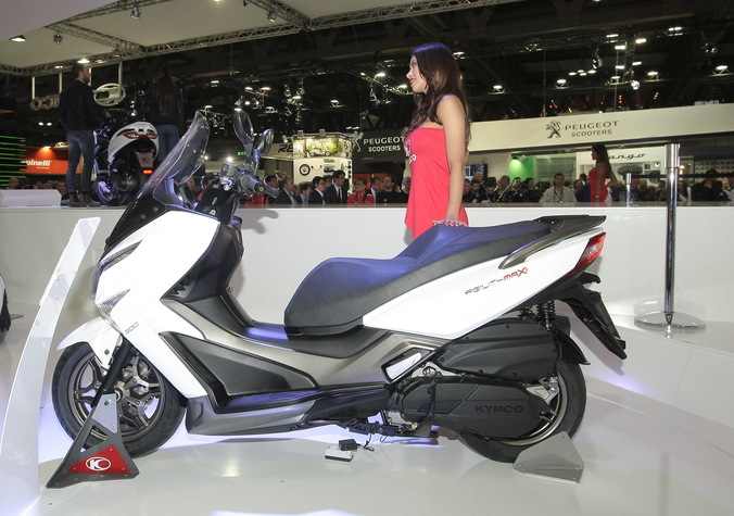 EICMA 2015: Kymco Downtown 350i & Agility Maxi 300 | Adventure Rider