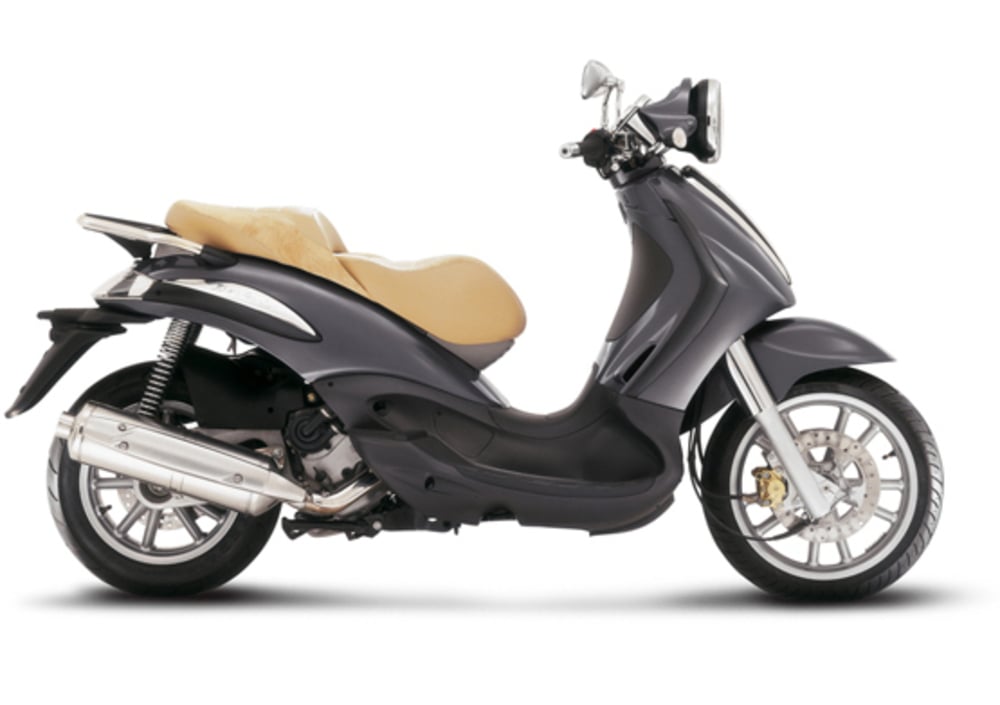 Piaggio Beverly Cruiser 250, prezzo e scheda tecnica - Moto.it